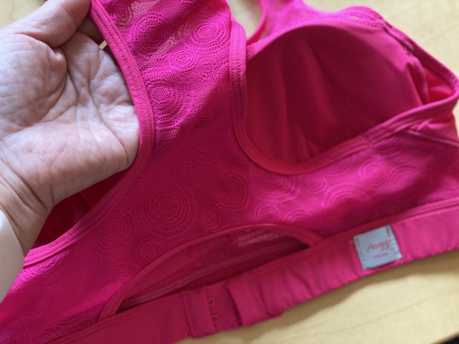 スロギーのスポーツブラは柔らかな着心地で快適【レビュー】 | サブ4 ever ランニング